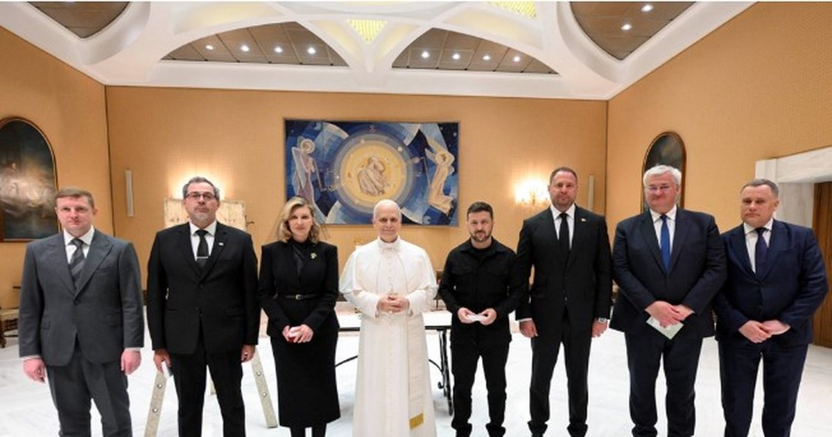 I shoqëruar nga bashkëshortja, pas Meshës Inauguruese Volodymyr ...