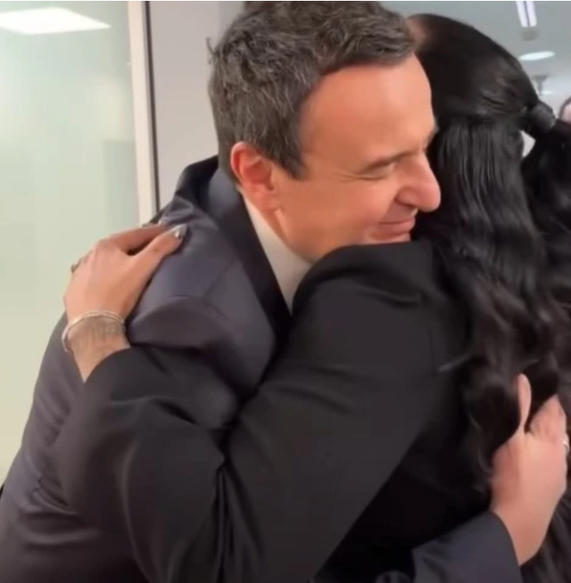 Dafina Zeqiri takohet me Albin Kurtin: Shumë ma "cool" qenke live ...